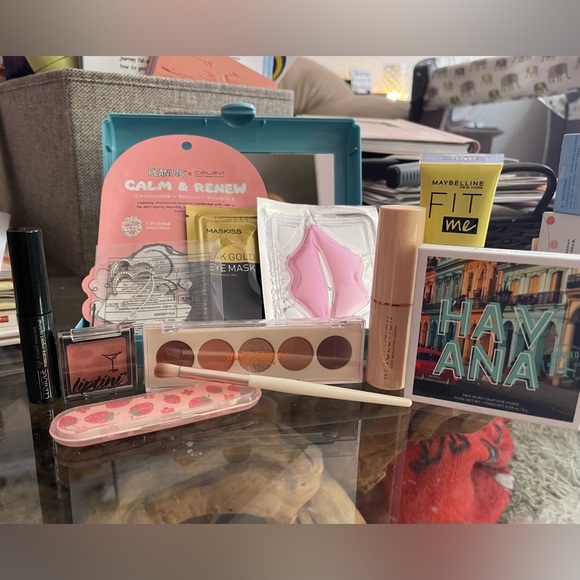 Caboodles | Bath & Body | The Whole Kit Caboodle | Poshmark